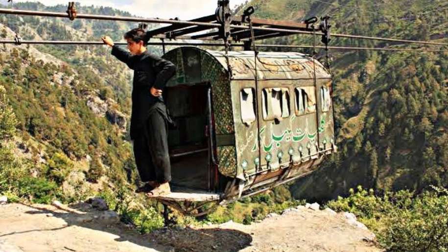Pakistan Army Helicopter Rescues Trapped Children - Pakistan Wise