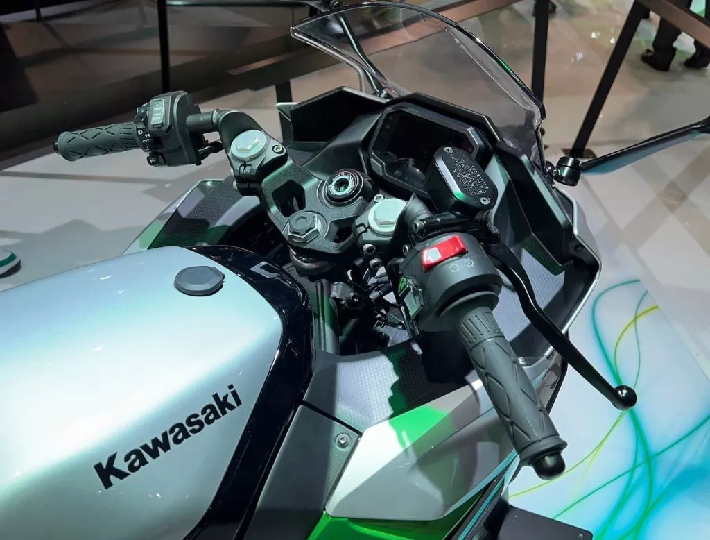 Kawasaki's EV: The Ninja e-1 and Z e-1 Electric Motorcycles